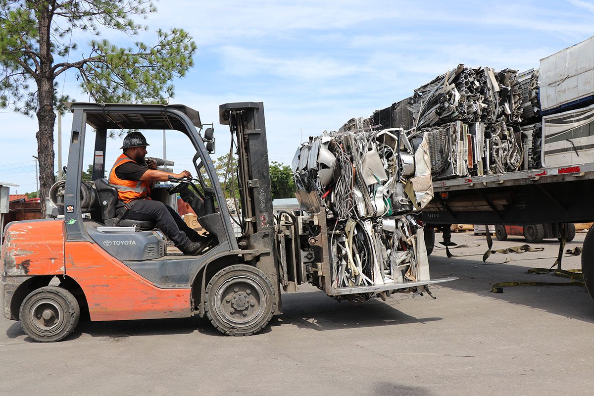 What to Expect When You Visit a Scrap Yard for the 1st Time